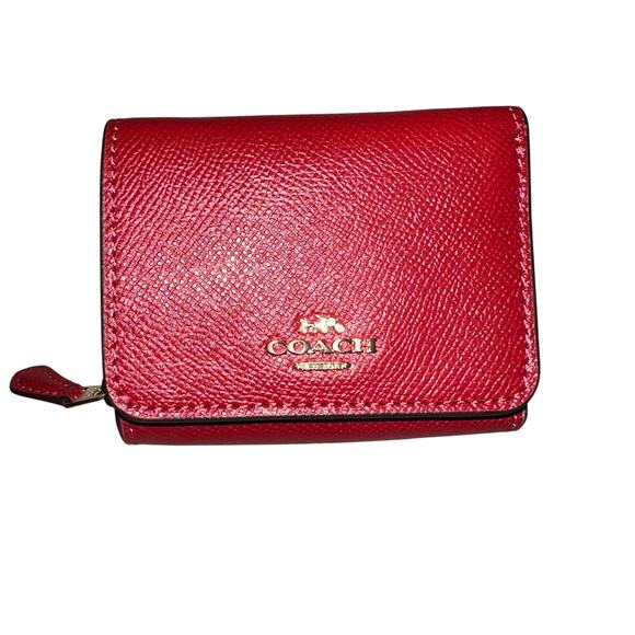 Coach | Bags | Coach 941 Red Pebble Leather Trifold Wallet Gold Accents ...